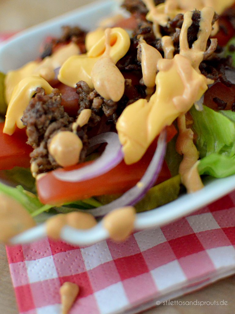Big Mac Salat low carb - Stilettos & Sprouts