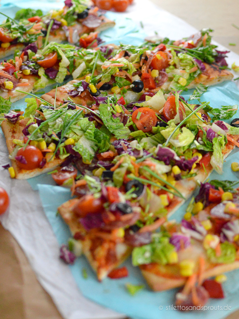 Chopped Salad Pizza – bunte Salat-Pizza - Stilettos & Sprouts
