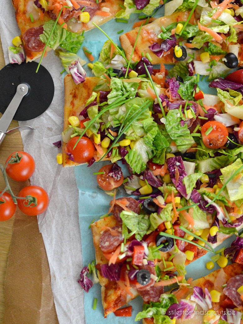 Chopped Salad Pizza – bunte Salat-Pizza - Stilettos & Sprouts