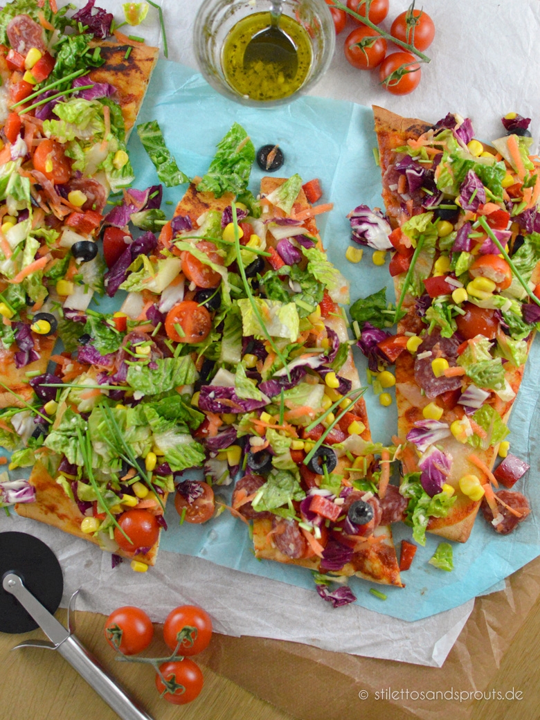 Chopped Salad Pizza – bunte Salat-Pizza - Stilettos & Sprouts